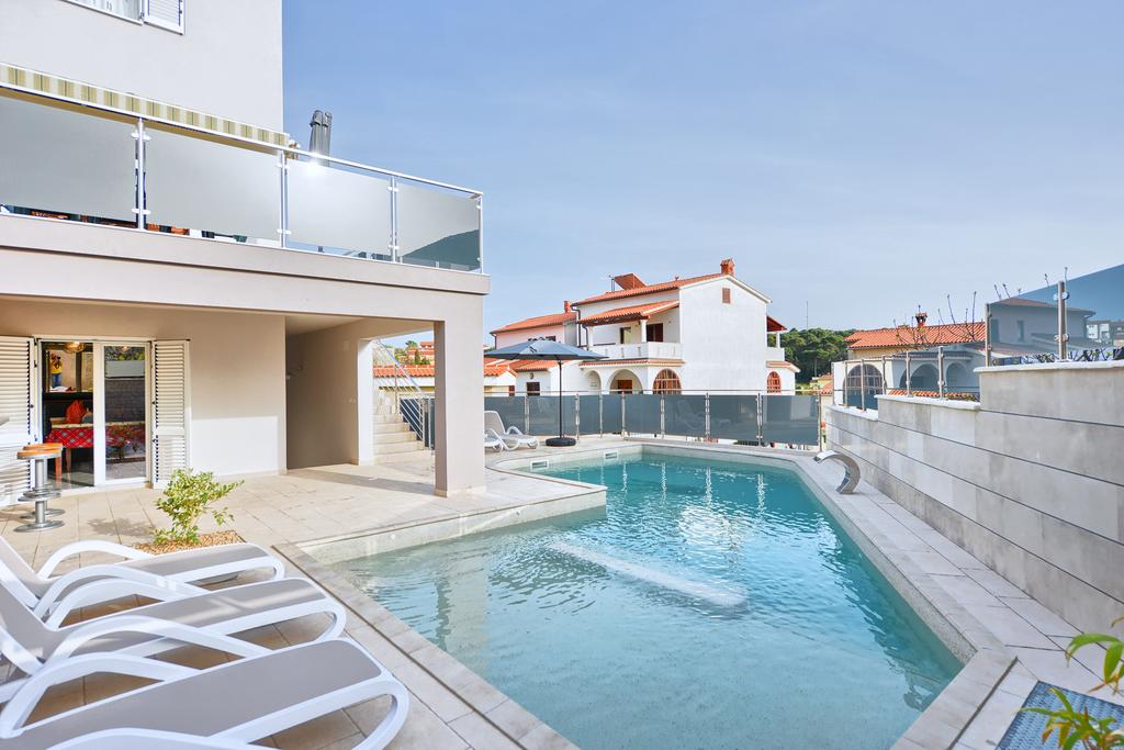 Moderna vila u blizini mora u Vinkuranu, Pula | Maris Nekretnine